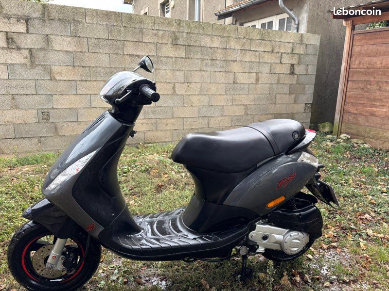 Scooter Zip 50cc - Motos