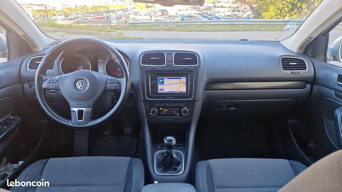 VOLKSWAGEN GOLF VI BREAK 1.6 TDI Confortline - Voitures