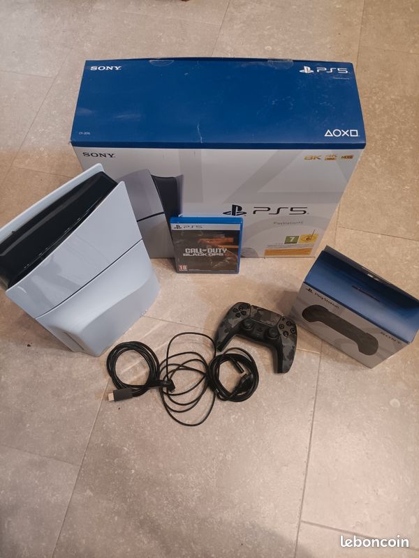 PS5 Slim - Consoles