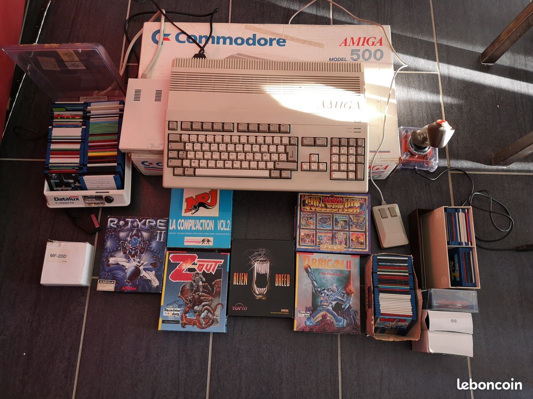 Amiga 500 en boite + nombreux jeux - Consoles