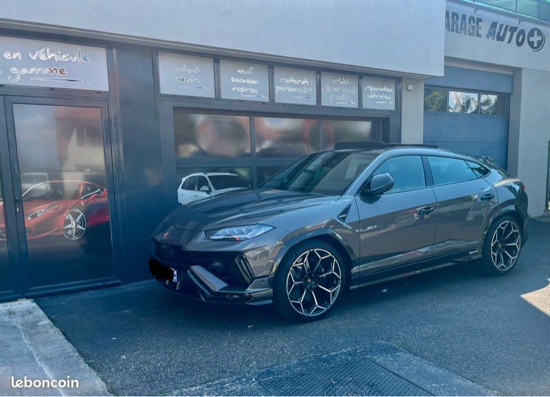 Lamborghini ,performante, 666 chevaux - Voitures