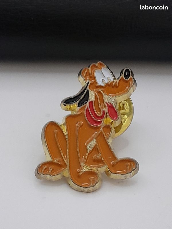 Pin's Disney de Pluto, - Collection