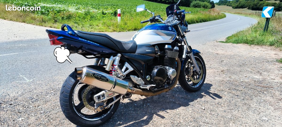 Suzuki GSX 1400 - Motos