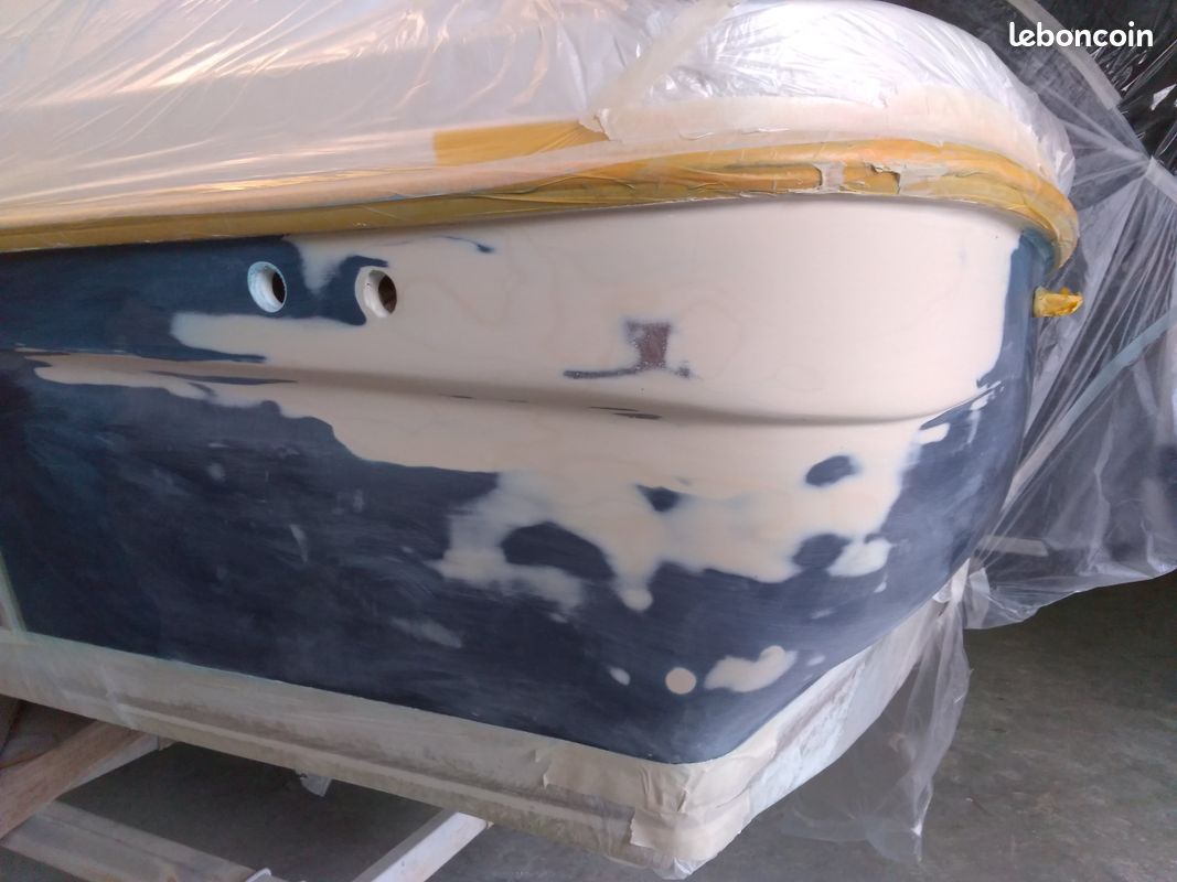 Collage bateaux semi-rigide, composite et Electricité - Nautisme