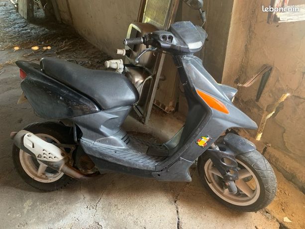 Scooter booster d'occasion - Motos - leboncoin