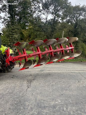 Charrue naud d'occasion - Matériel agricole - leboncoin