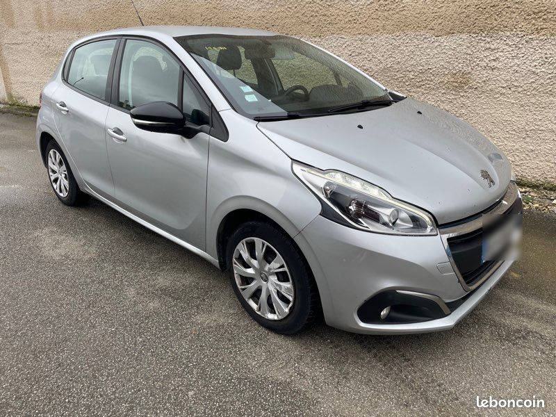 Peugeot 208 Phase 2 1,6 Blue Hdi GPS 5 places - Voitures