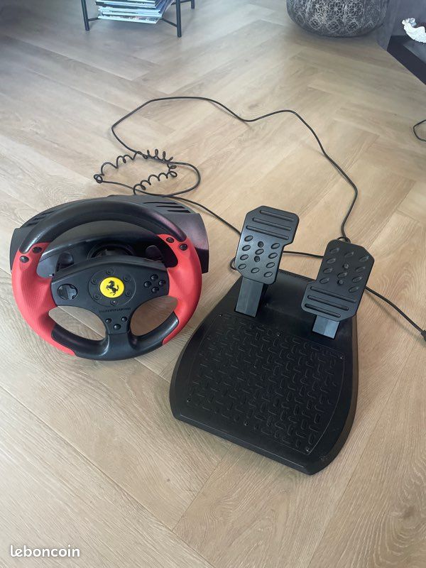 Volant thrustmaster red legend - Consoles