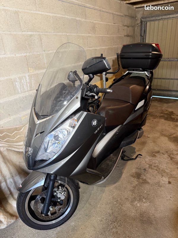 Scooter Peugeot Satellite 125 – 8 000 km – Très bon état – CT OK - Motos