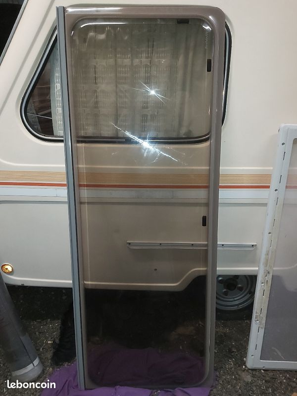 Baie / fenêtre polyplastic / roxite - Équipement caravaning