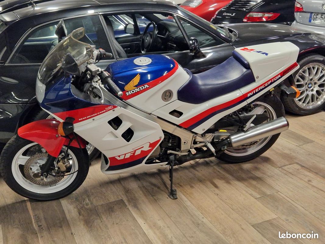 298 rc26 vfr / interceptor - Motos