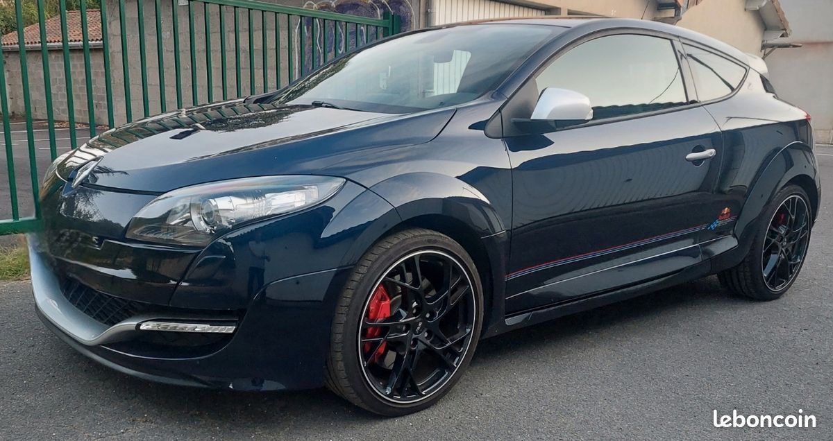 Megane RS Red Bull RB8 🚗 - Voitures