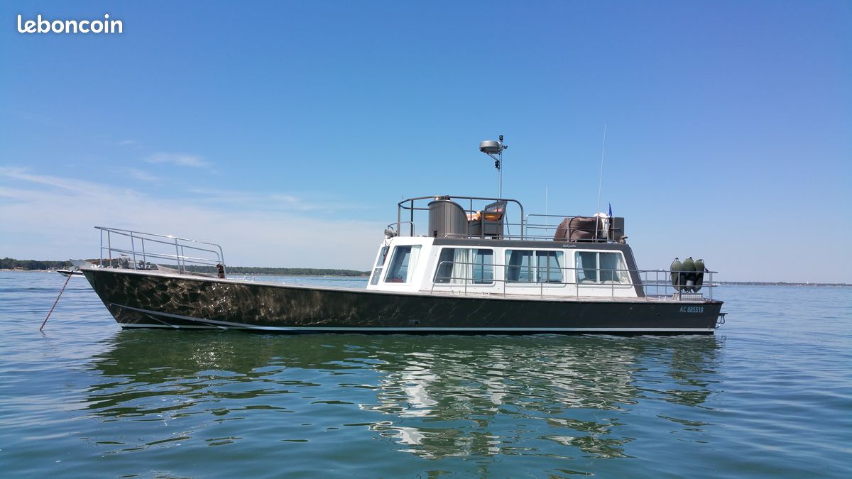 Bateau pinasse DUBOURDIEU - Nautisme