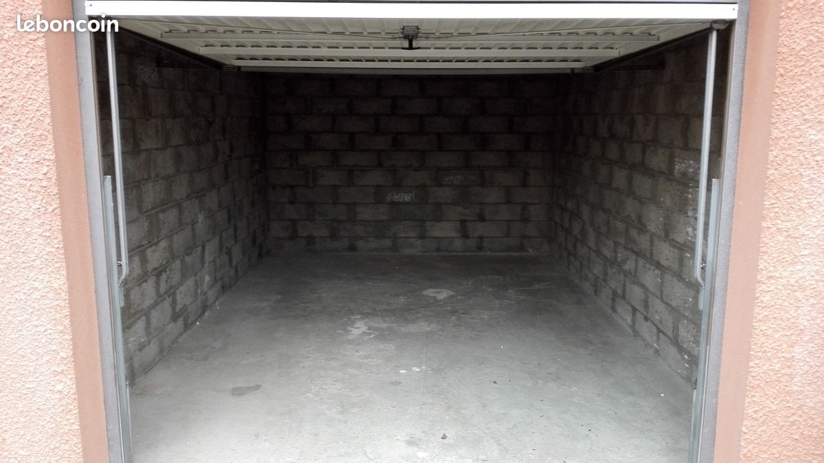 Box Garage ou Garde meubles de 17 m2 - Locations