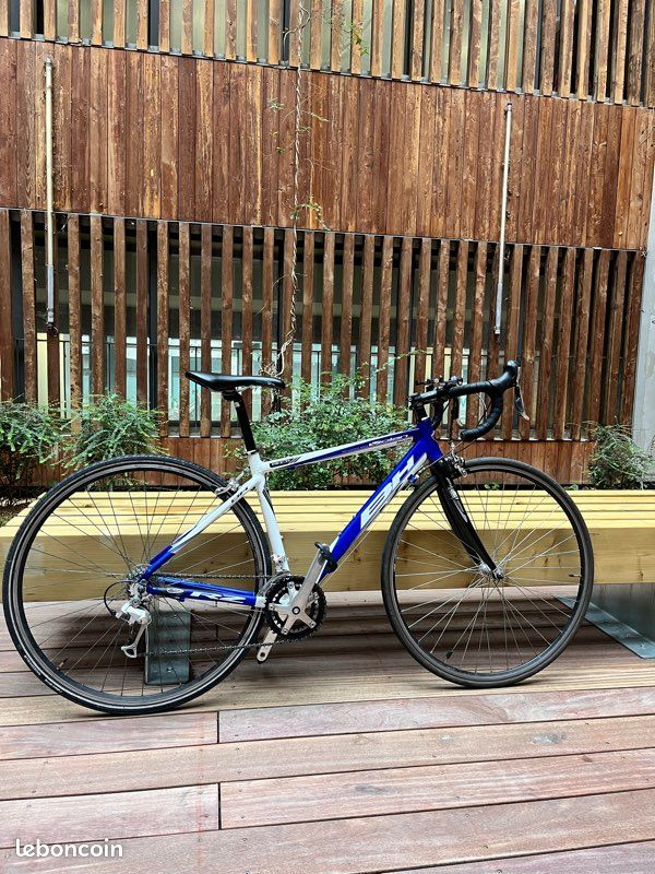 Vélo de route BH Volan R2 - Vélos