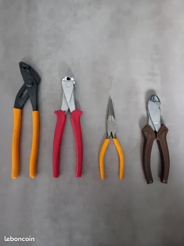 Lot de 4 pinces professionnelles - Bricolage