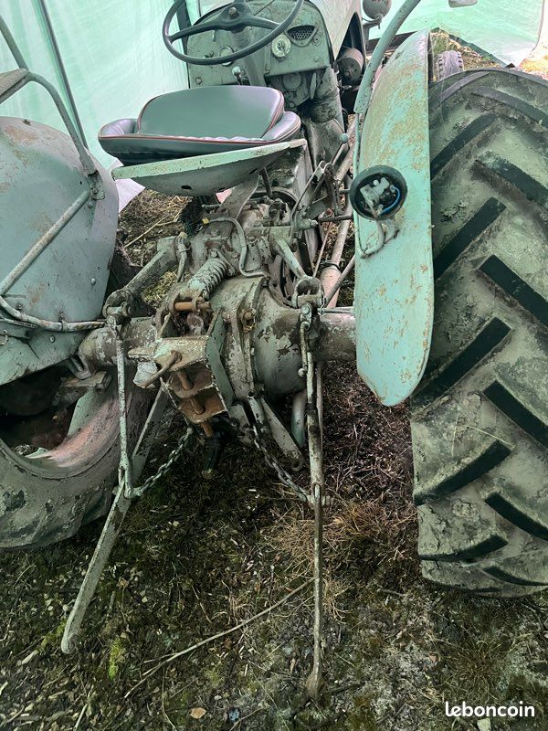 À vendre Massey Ferguson ( tea 20 ( essence) avec carte grise . Plus ...