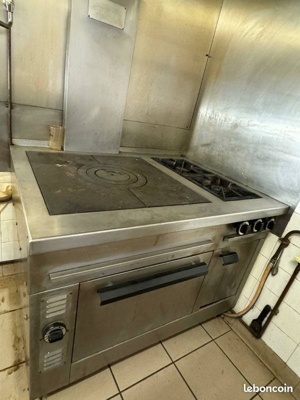 Fourneau de cuisine professionnel (piano) – très bon état - Équipements ...
