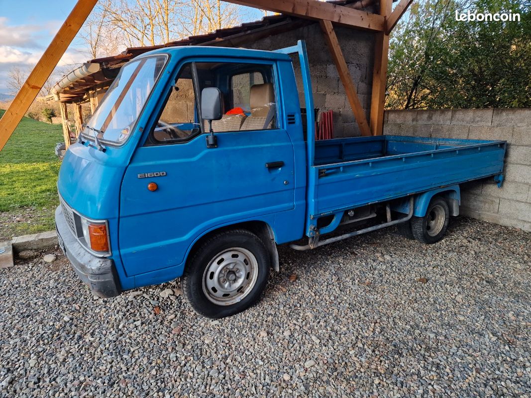 Camion mazda E1600 - Utilitaires
