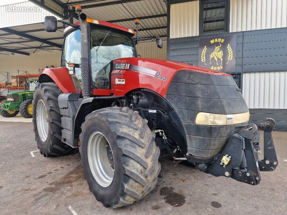 Case IH MAGNUM 235 - Tracteurs