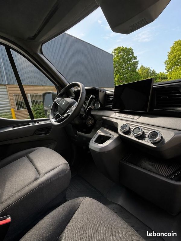 Renault TRAFIC L1H1 2.0 DCI 150cv BVA NEUF - Utilitaires