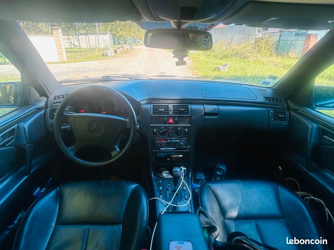 Mercedes E290 - Voitures