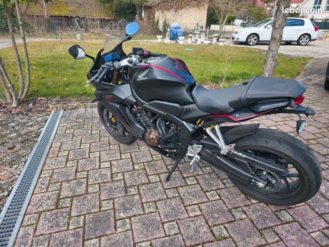 Cbr 650 r - Motos