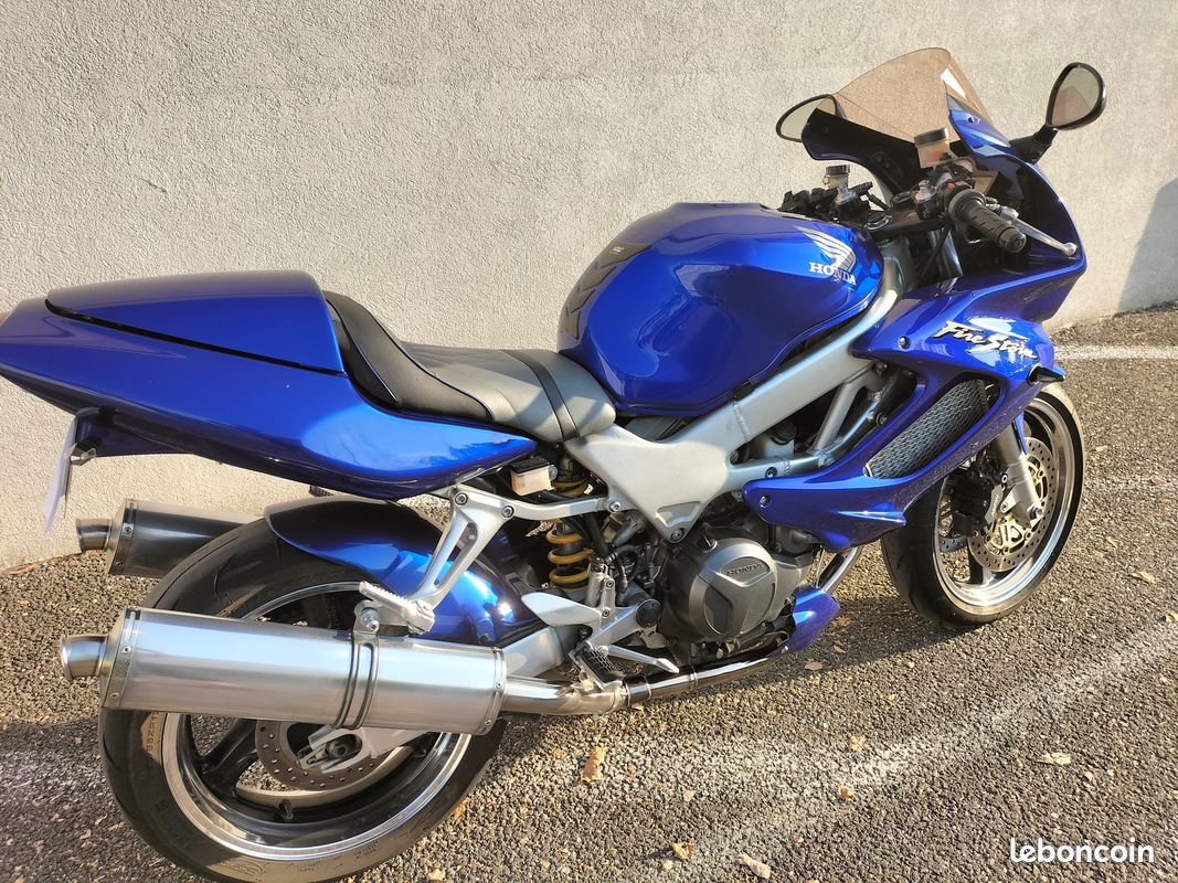 Honda VTR 1000 - Motos