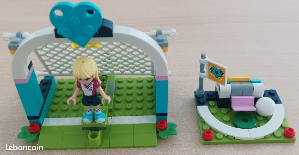 Lego Friends L'entraînement de foot de Stéphanie - Jeux & Jouets