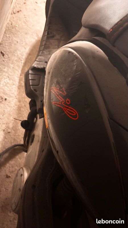 Zip 4t + accessoires - Motos