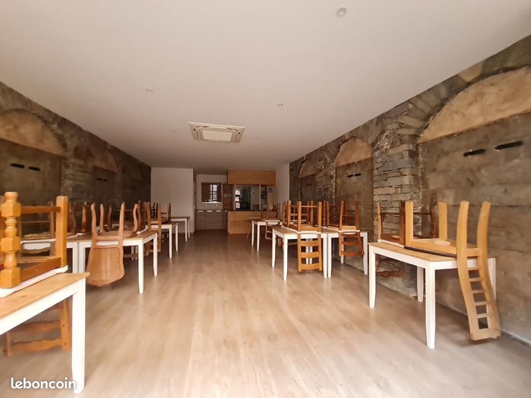 Local 71 m² - Bureaux & Commerces