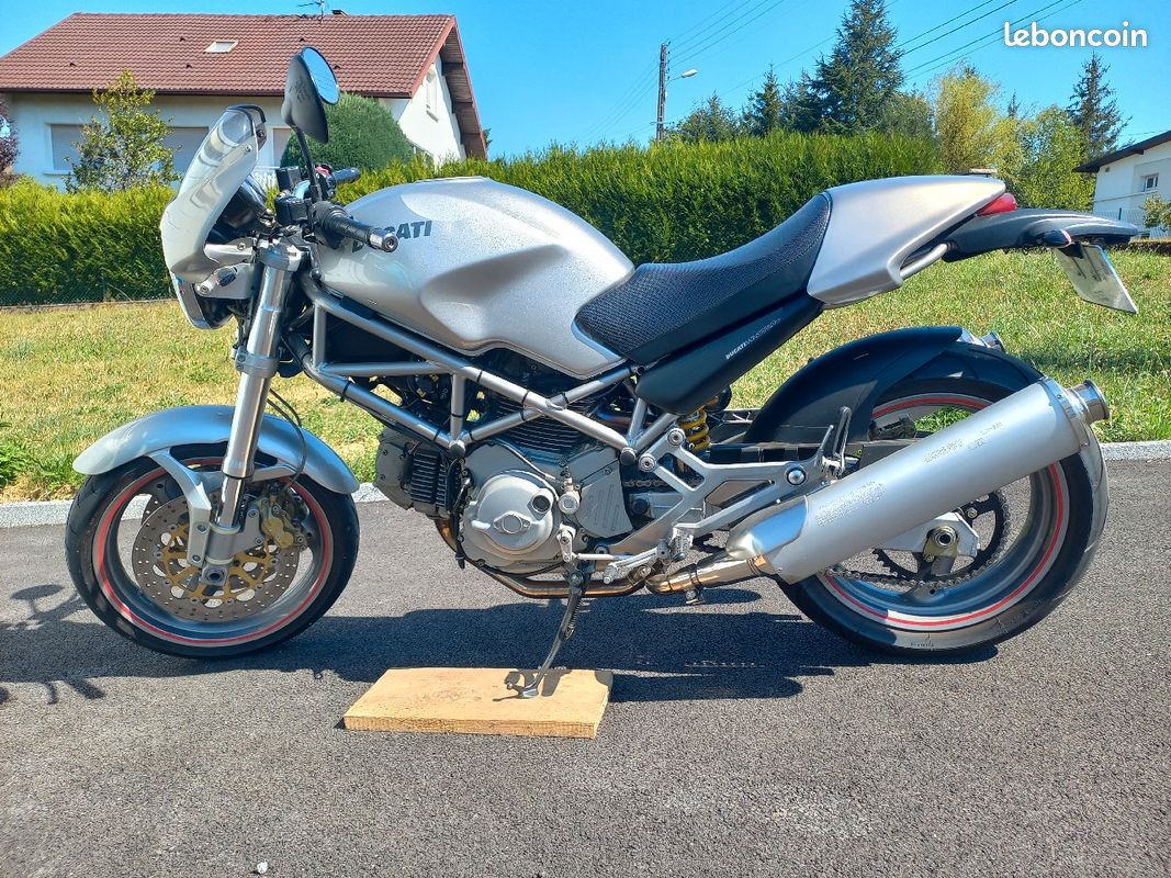 DUCATI MONSTER 620 IE avec ACCESSOIRES - Motos