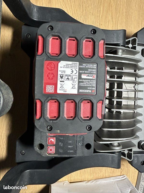 Projecteur PARKSIDE 10 000 lumens – quasi neuf (secteur + batterie ...