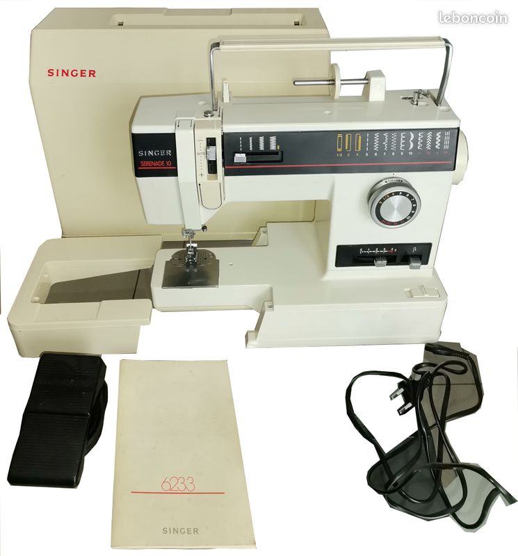 Machine à coudre électrique SINGER SERENADE + Capot de protection. Pour ...