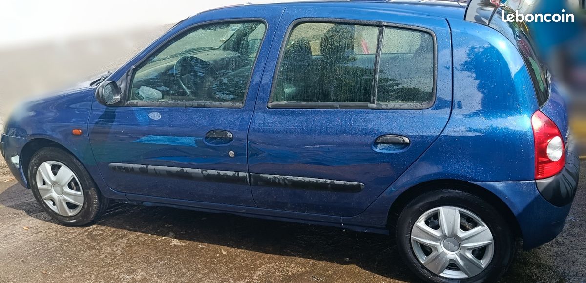 Clio 2 1.2 essence d7f - Voitures