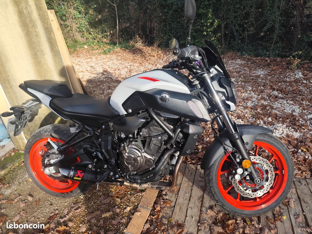 Yamaha MT-07 bridée A2 - Motos