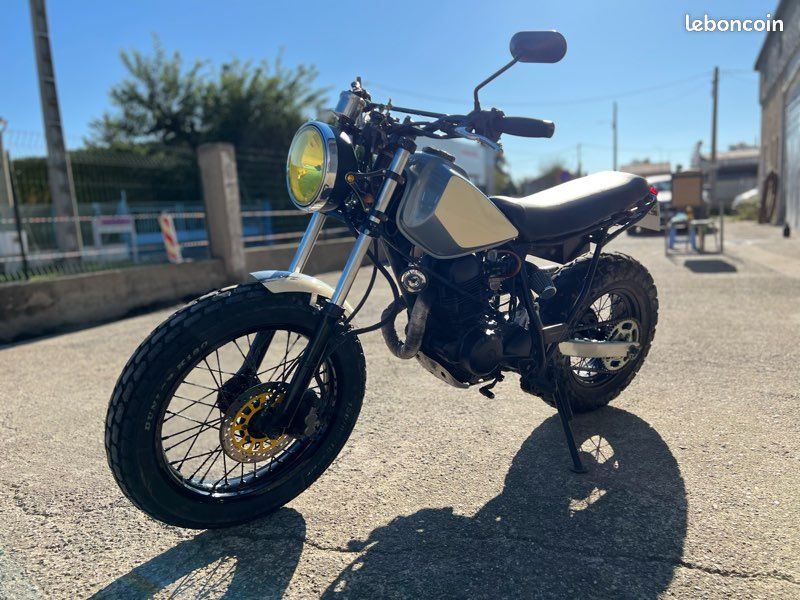 Yamaha tw scrambler - Motos