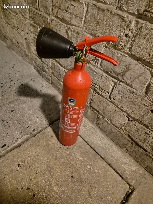 Extincteur à poudre - Bricolage