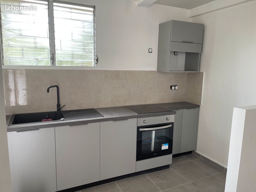 Petite maison t2 a fort de france - Locations