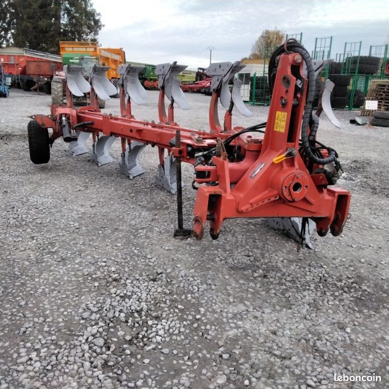 Gregoire Besson RWB7616160100 - Matériel agricole