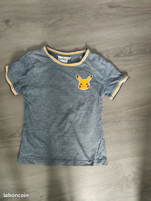 Lot tee shirt pokemon et pull - Vêtements