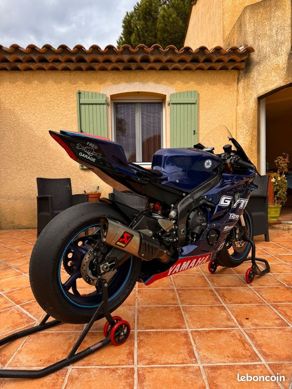 R6 - Motos