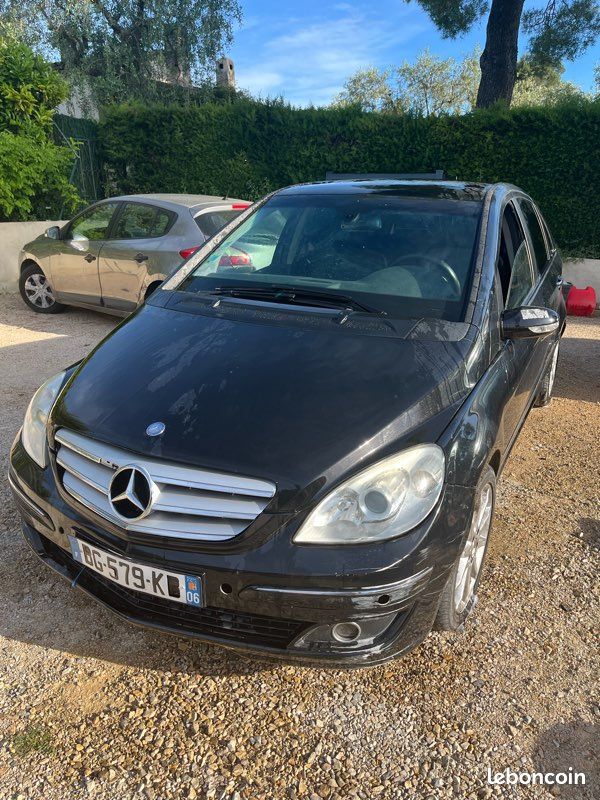 Mercedes class B 180 - Voitures