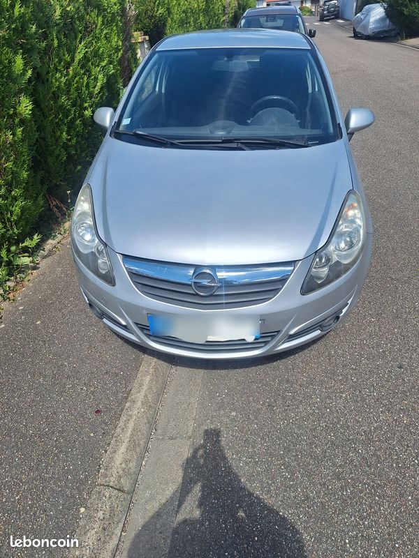 Opel Corsa - Voitures