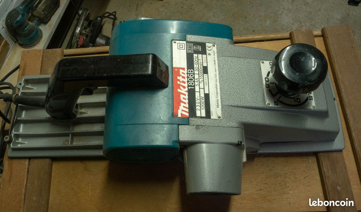 Rabot de charpente MAKITA M1806B - Bricolage