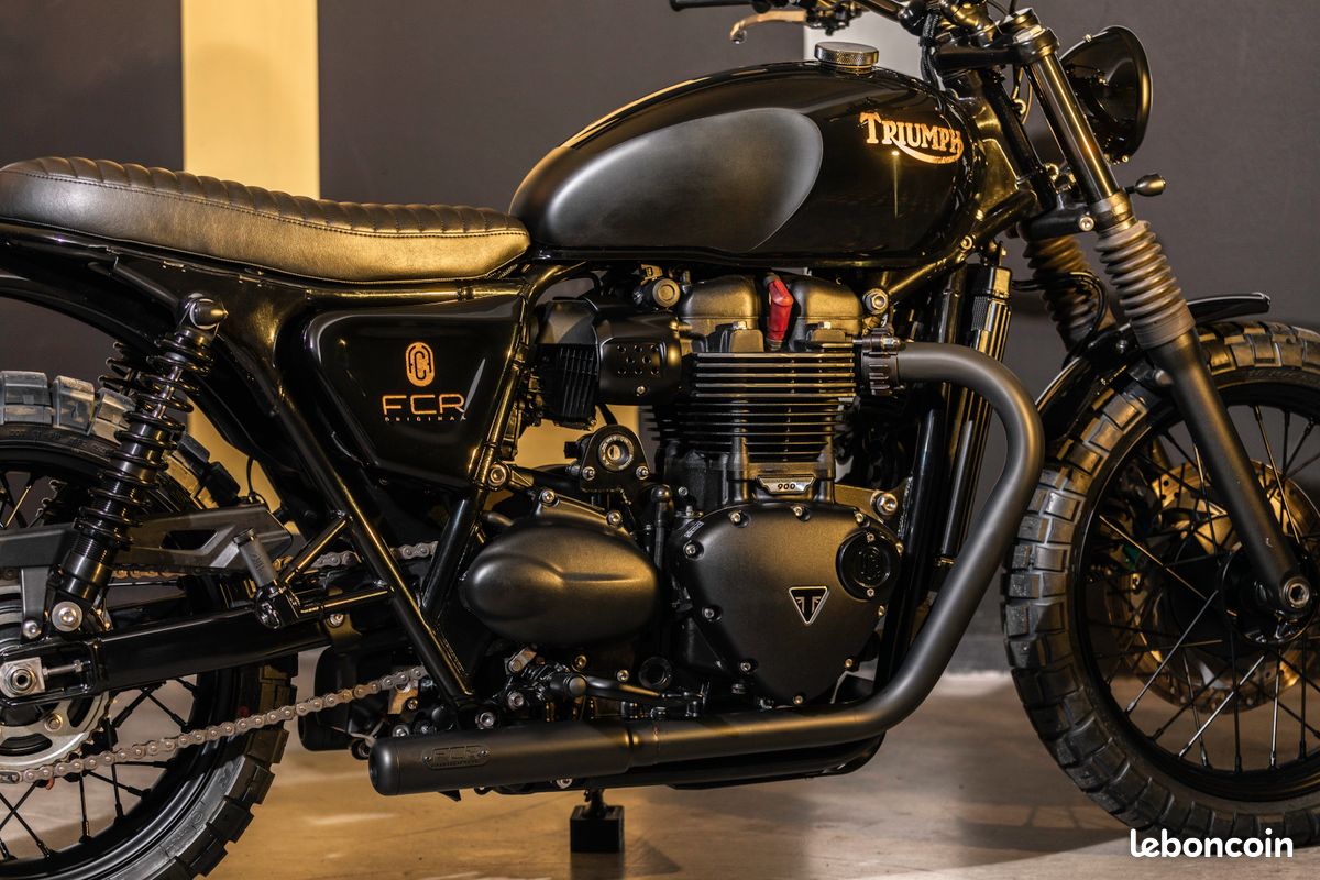 Triumph Speed Twin 900 “Black Tracker” - FCR Original - Motos
