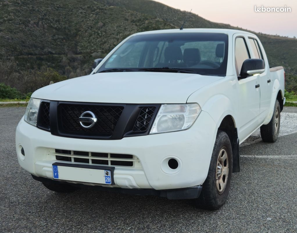 Nissan navara D40 double cab 103000 kms 2013 10700e - Voitures