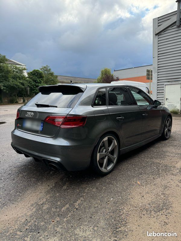 Audi RS3 Sportback 8V1 - Voitures