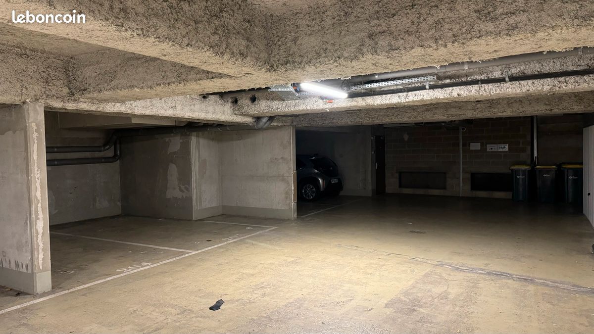 Location place de parking en sous-sol - Locations