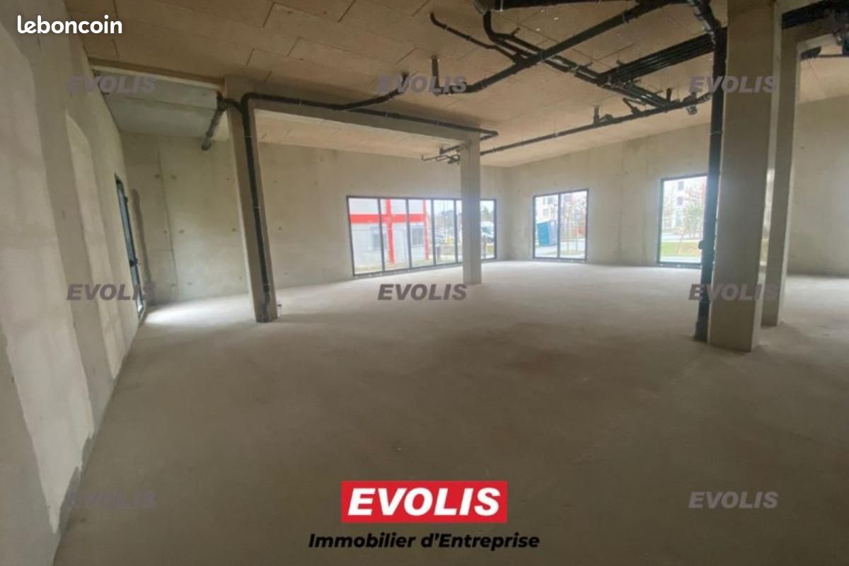 Local commercial 263 m² - Bureaux & Commerces